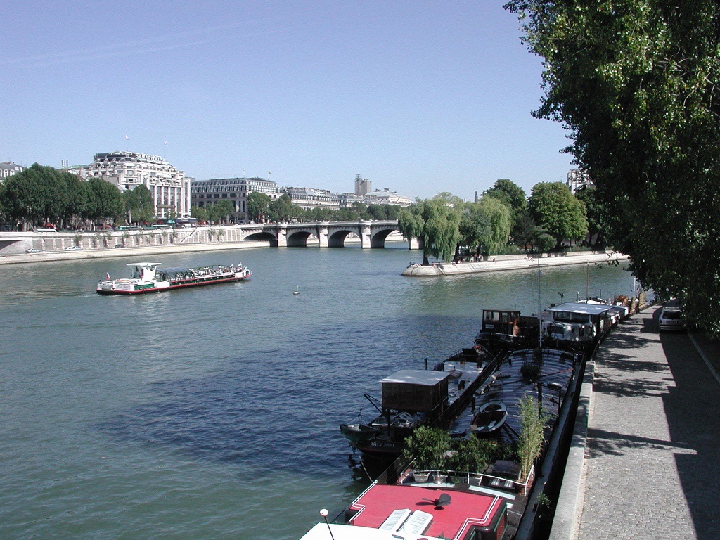 PARIS: Scene Along the Seine – sitesinsights.com